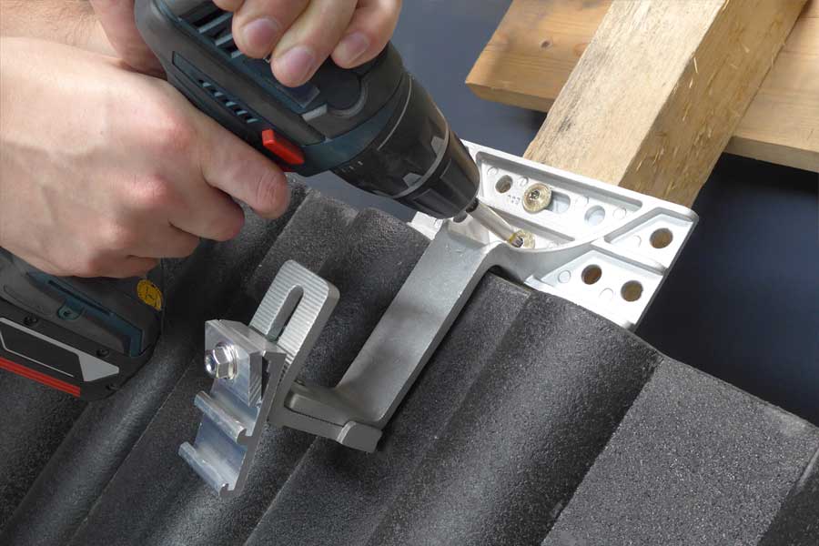 Dachbefestigungen PV - Montage DICONAL®